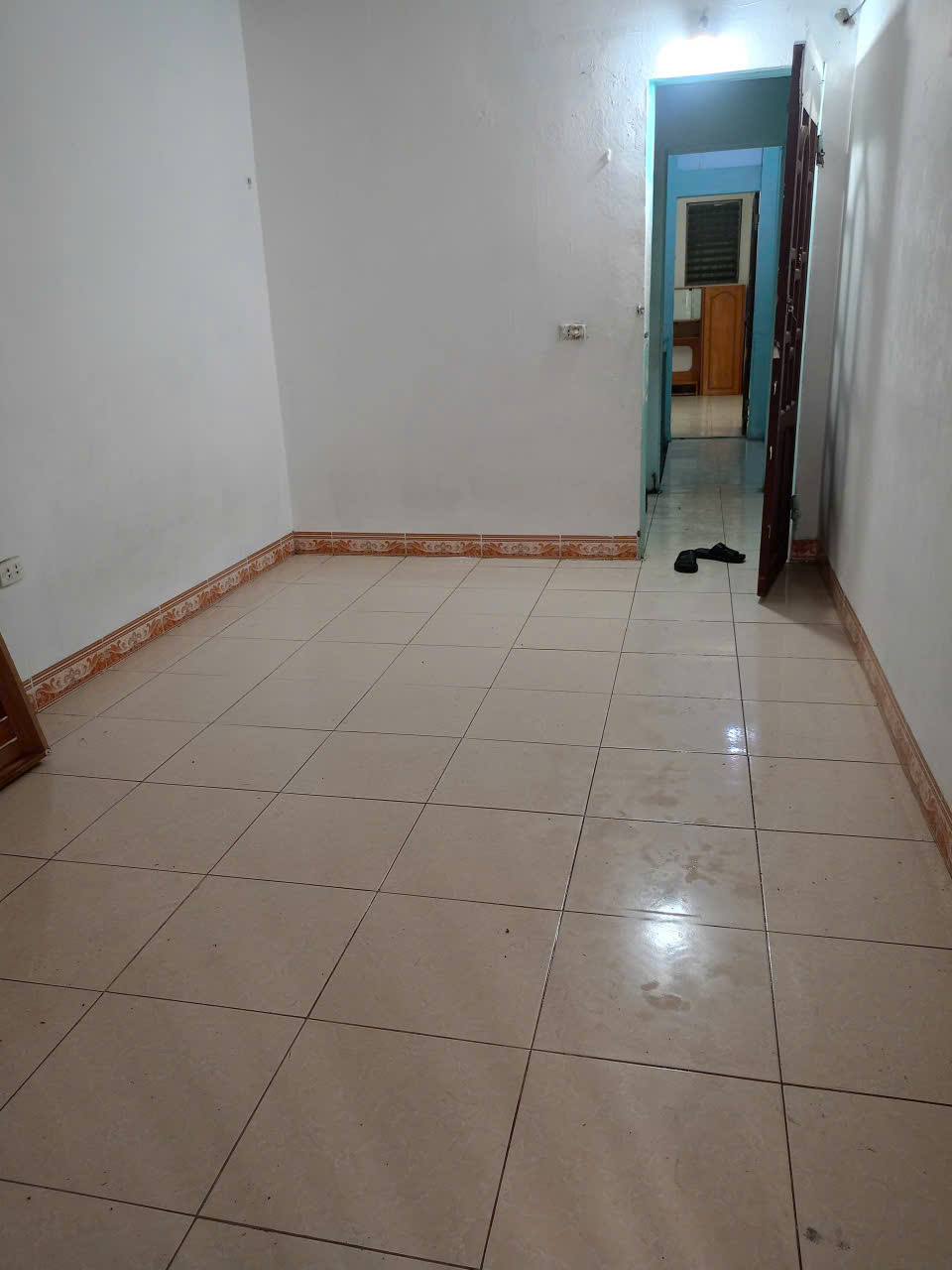 Cho thuê nhà ở 45m2 x 2 tầng khép kín tại ngõ 2 Đại Từ gần bến xe Giáp ...