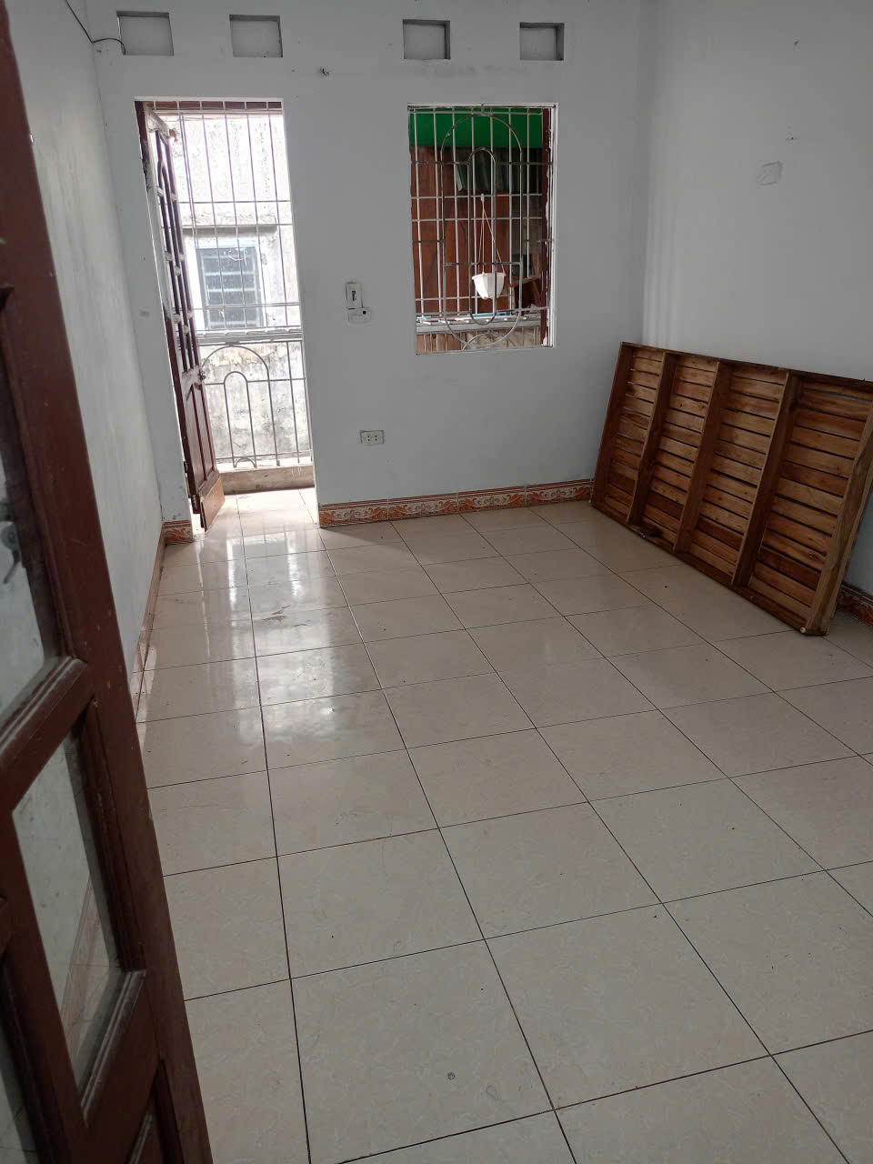 Cho thuê nhà ở 45m2 x 2 tầng khép kín tại ngõ 2 Đại Từ gần bến xe Giáp ...